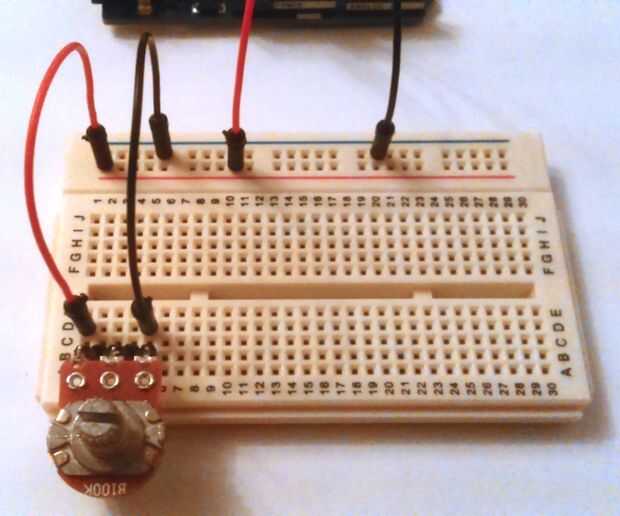 Primeros pasos con Arduino - dos jugador Arduino Pong / Paso 2: Alambre para arriba primer ...