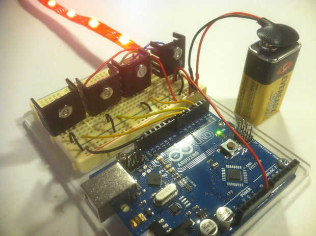 Circuito de tira de LED RGB con Arduino / Paso 3: Montar el circuito - askix.com