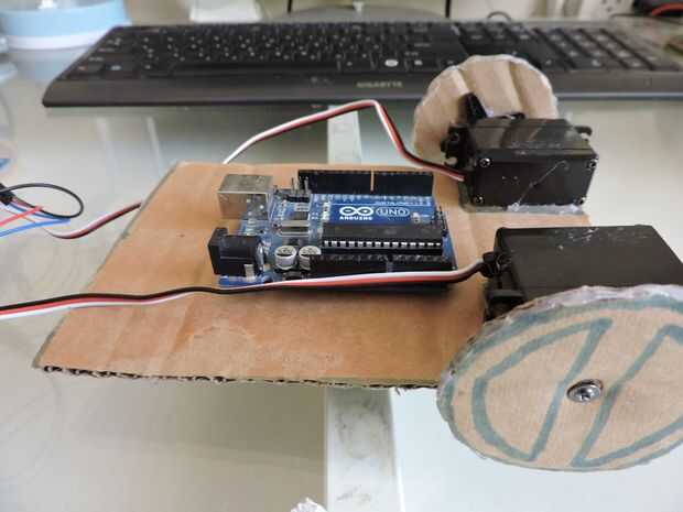 PC controlado por Bluetooth Robot (con una interfaz gráfica de usuario!) / Paso 2: Arduino ...