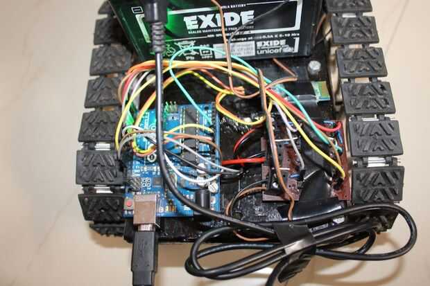 Robot controlado por Bluetooth con la cámara inalámbrica espía - askix.com