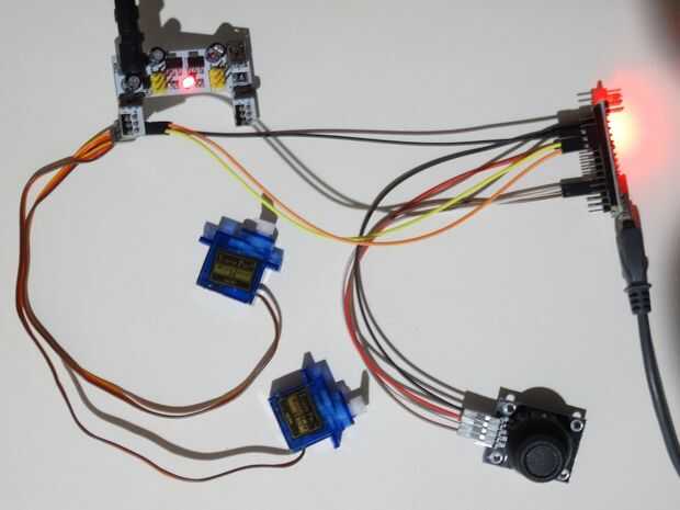 Arduino Nano y Visuino: Control de Servos con Joystick / Paso 9: Y jugar... - askix.com