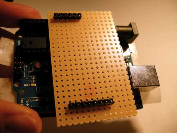 Stripboard Arduino shield para programación ATtiny45 y ATtiny85 / Paso 1: Preparar la placa ...