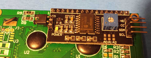 Cómo conectar una LCD serial a un Arduino UNO / Paso 1: Conectar la electrónica - askix.com